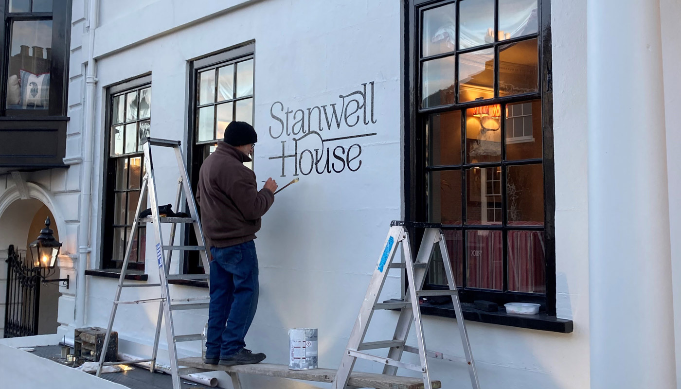 Lush Signs New Milton | A family run signwriting business